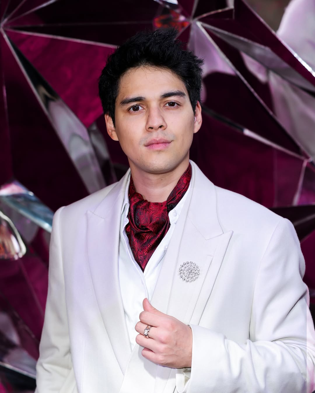 Penampilan Mewah & Berkelas dari Maxime Mengenakan Model Cincin Berlian ...